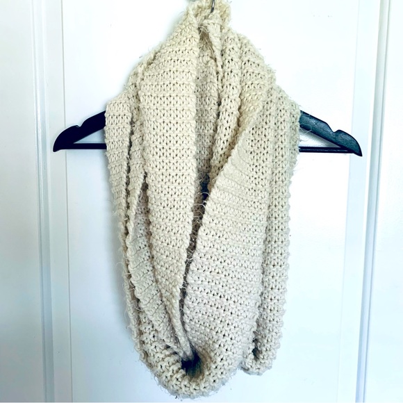 H&M | Accessories | Divided By Hm Offwhite Chunky Knit Oversized ...